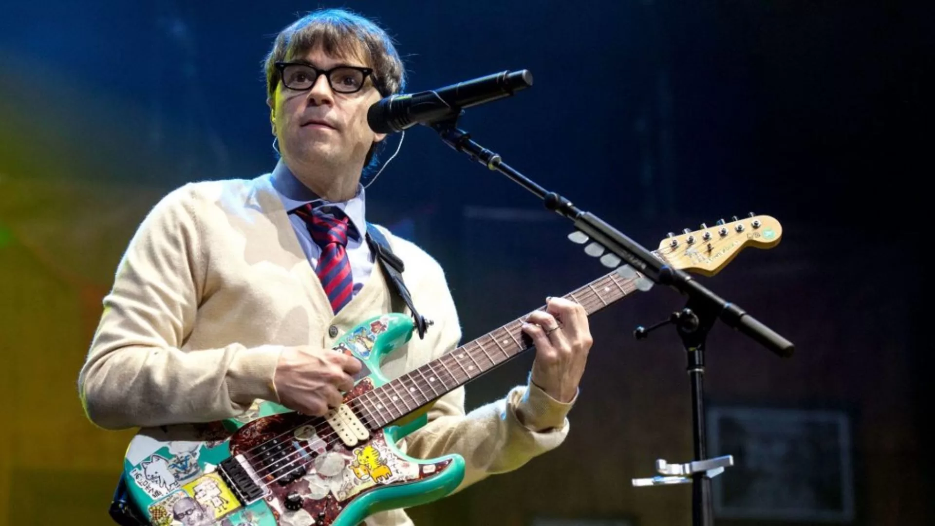 Weezer anuncia un nuevo box set de vinilos con libro para colorear ...